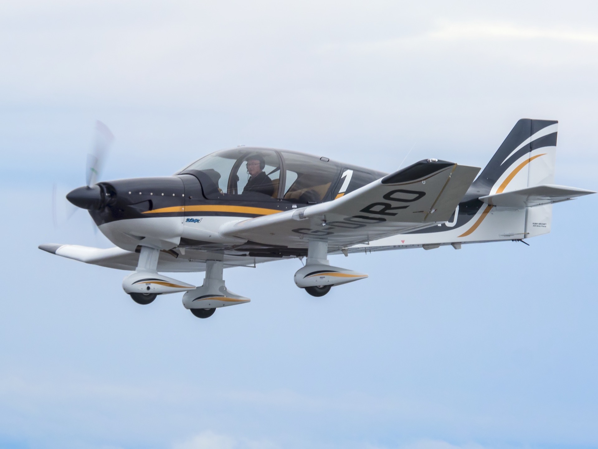 Images of Robin aircraft