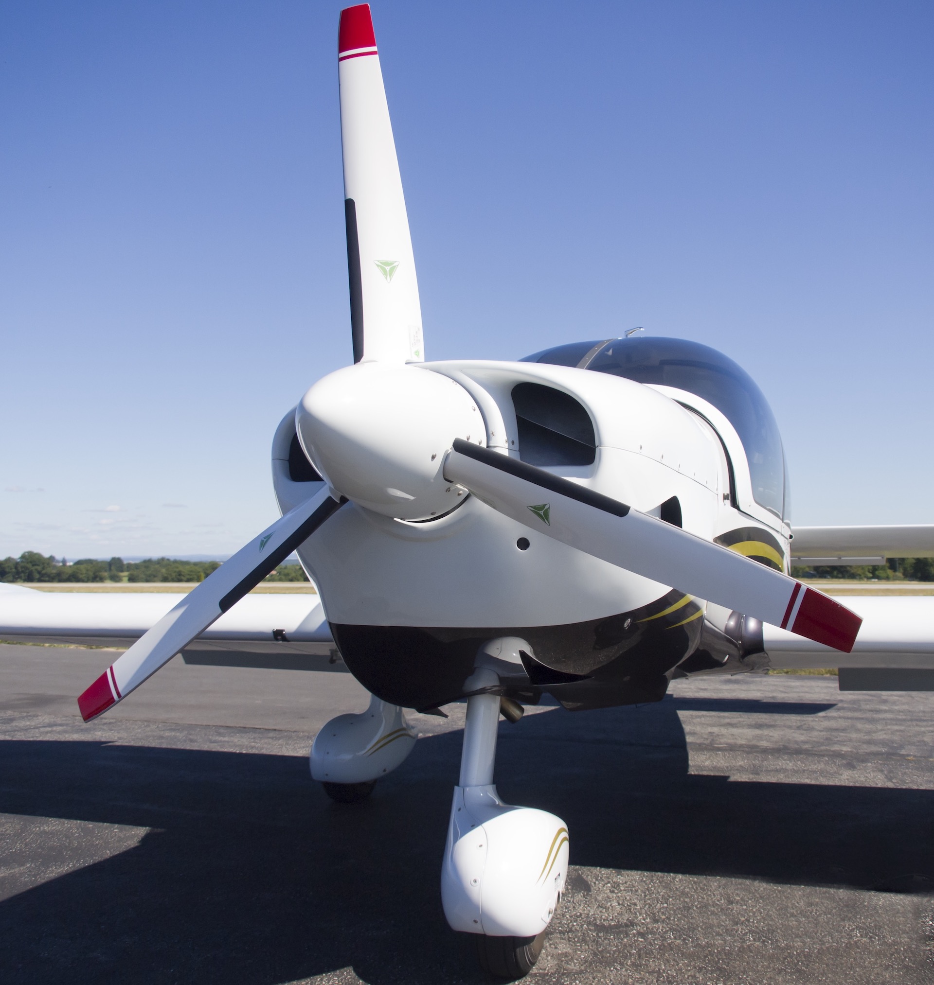 Images of Robin aircraft