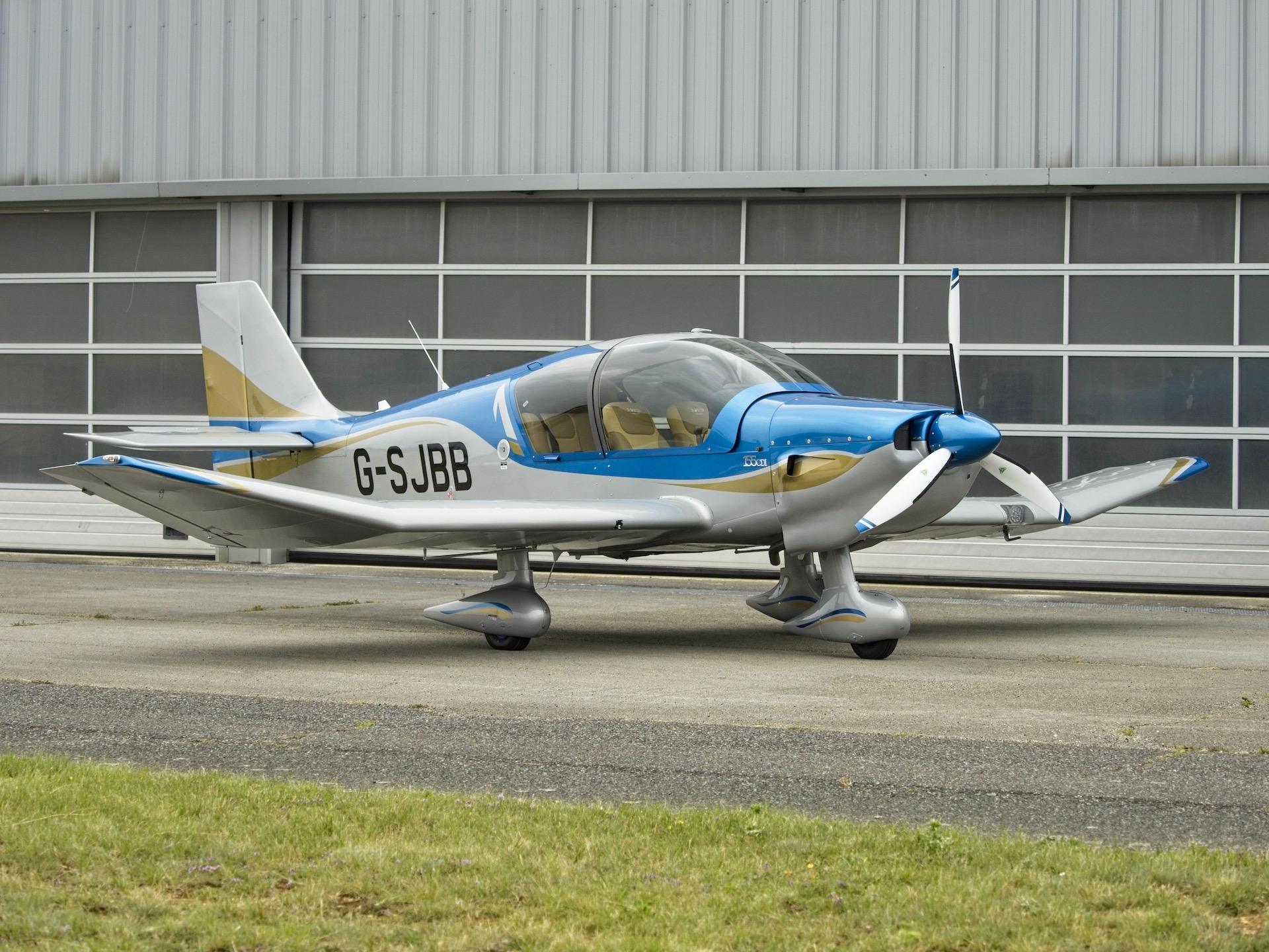 Images of Robin aircraft