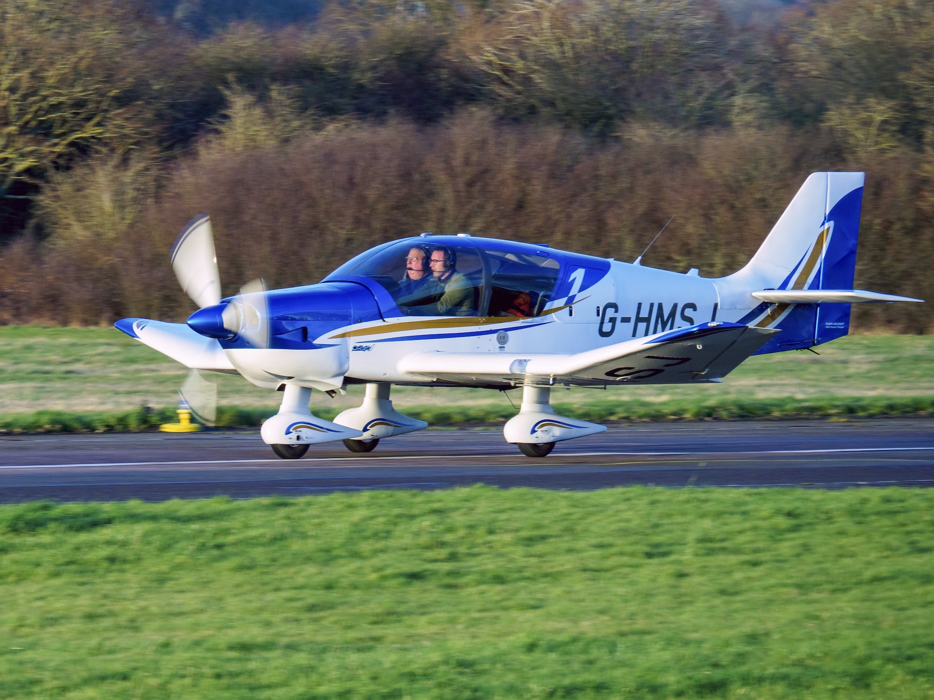 Images of Robin aircraft