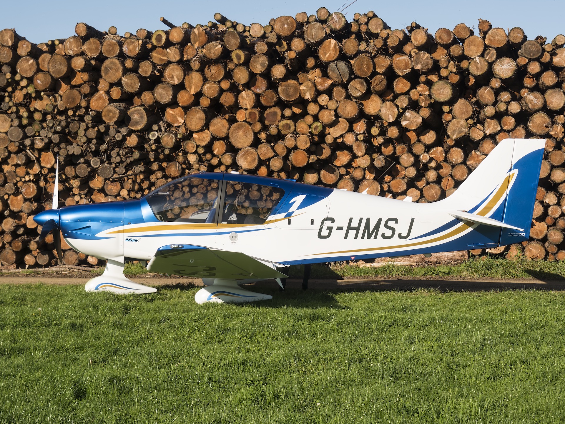 Images of Robin aircraft